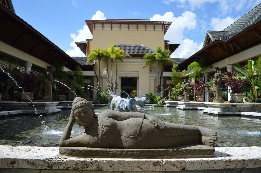 SATURDAY SIX: 6 Reasons We Love Universal’s ROYAL PACIFIC RESORT ...