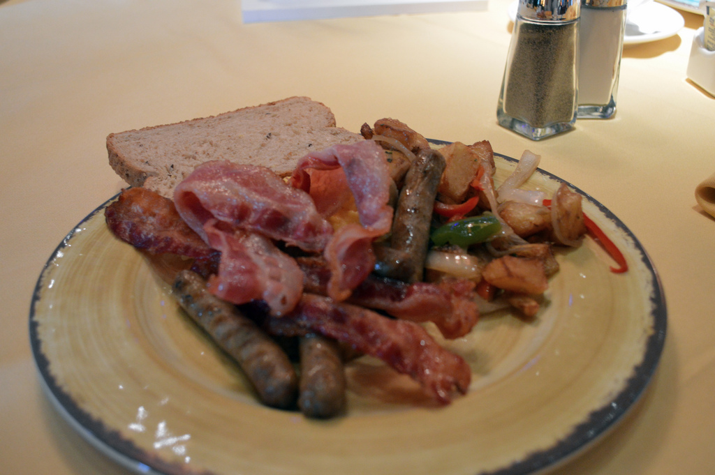 Universal Dining: Despicable Me Character Breakfast at Loews Royal ...