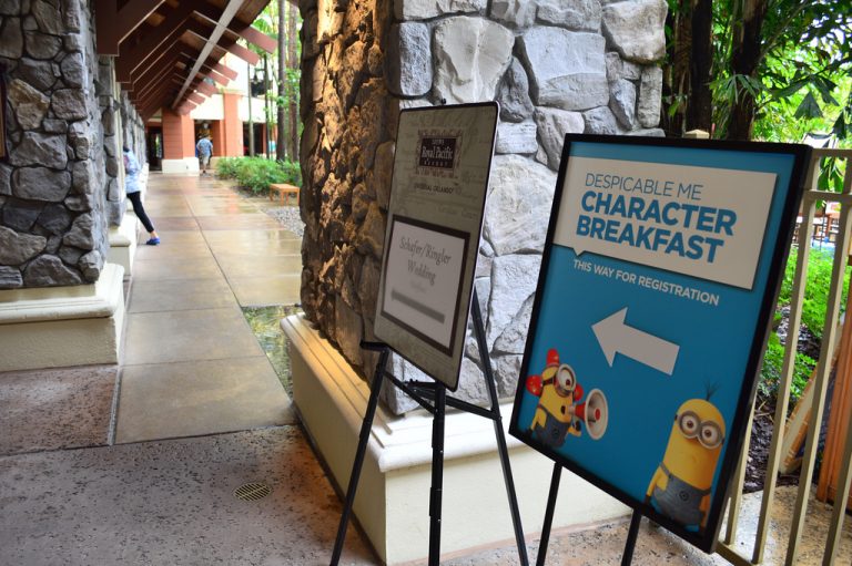 Universal Dining: Despicable Me Character Breakfast at Loews Royal ...