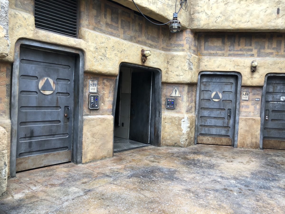 The Bathrooms of Batuu | TouringPlans.com Blog