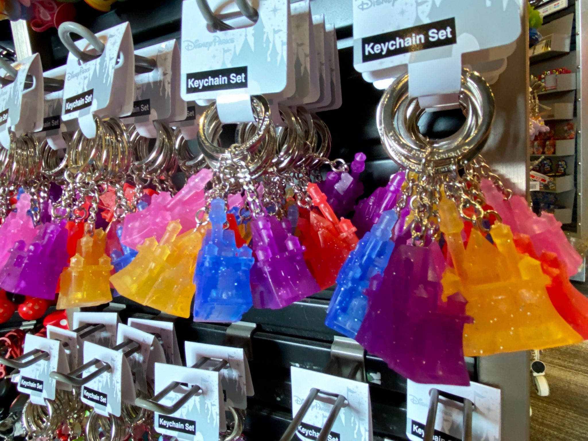 These Walt Disney World Keychain Sets Are Affordable Souvenirs ...