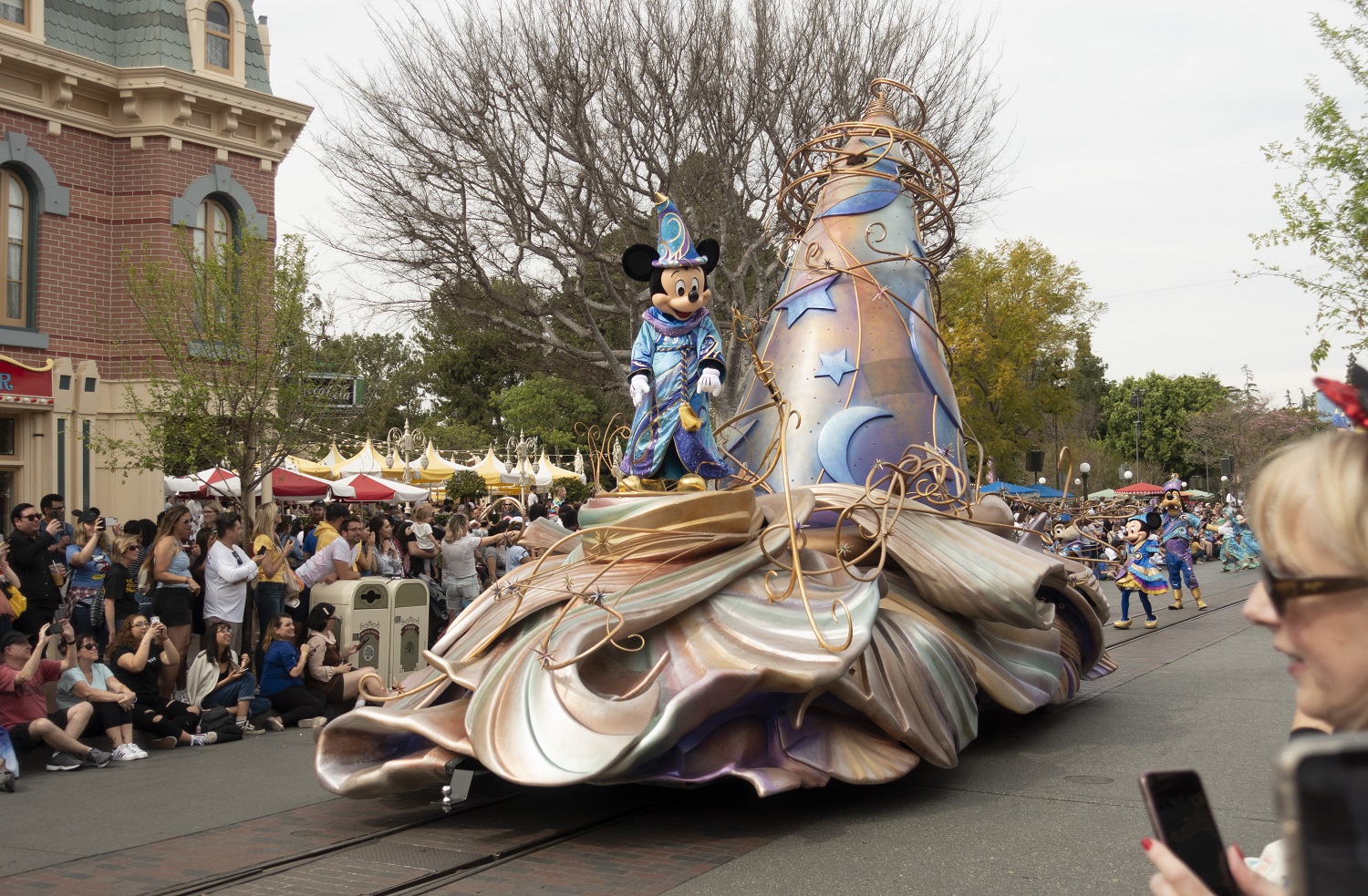 Pictures and Video: Magic Happens Parade Debuts At Disneyland ...