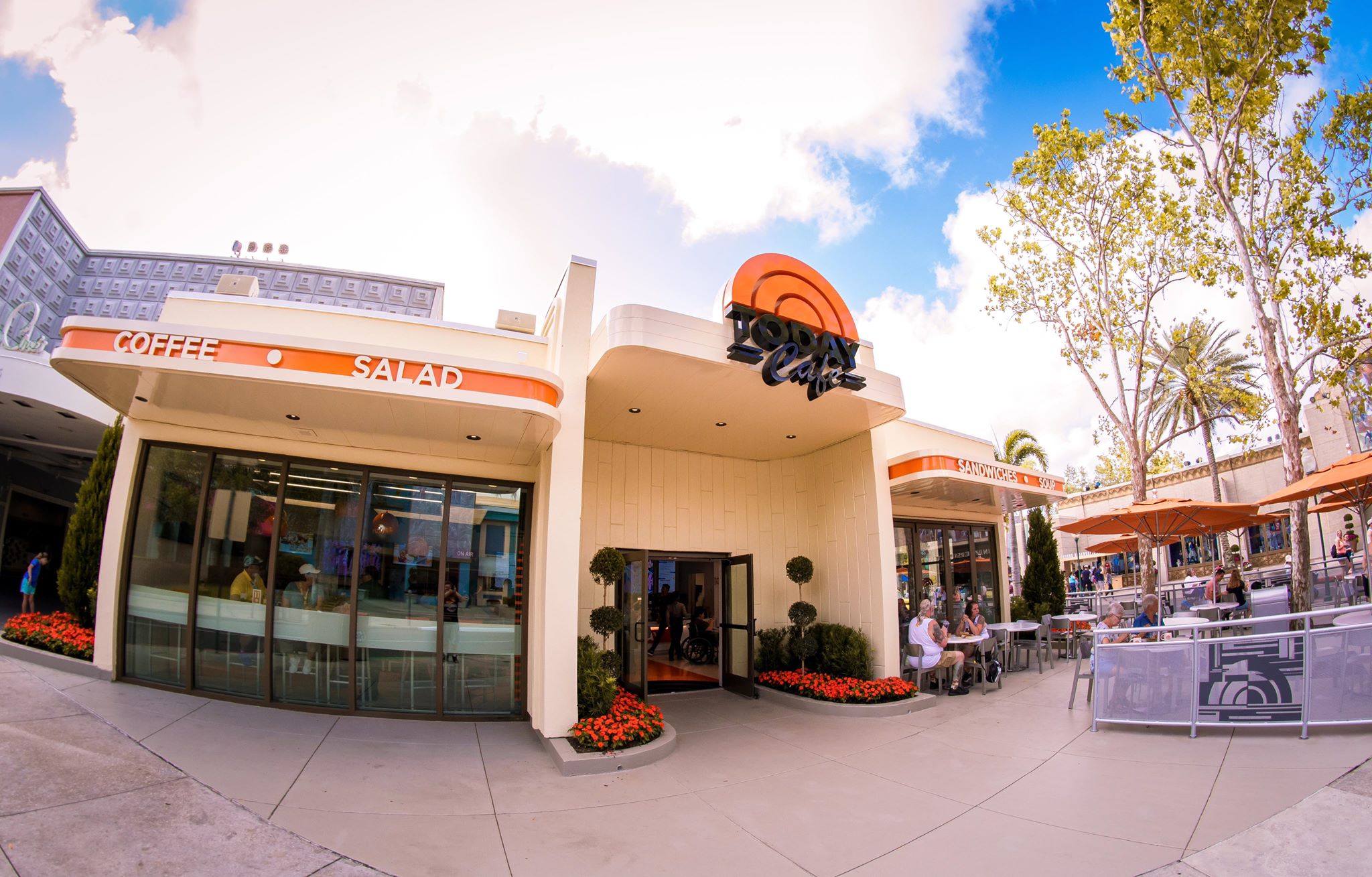 SATURDAY SIX: 6 Reasons We Love UNIVERSAL STUDIOS FLORIDA ...