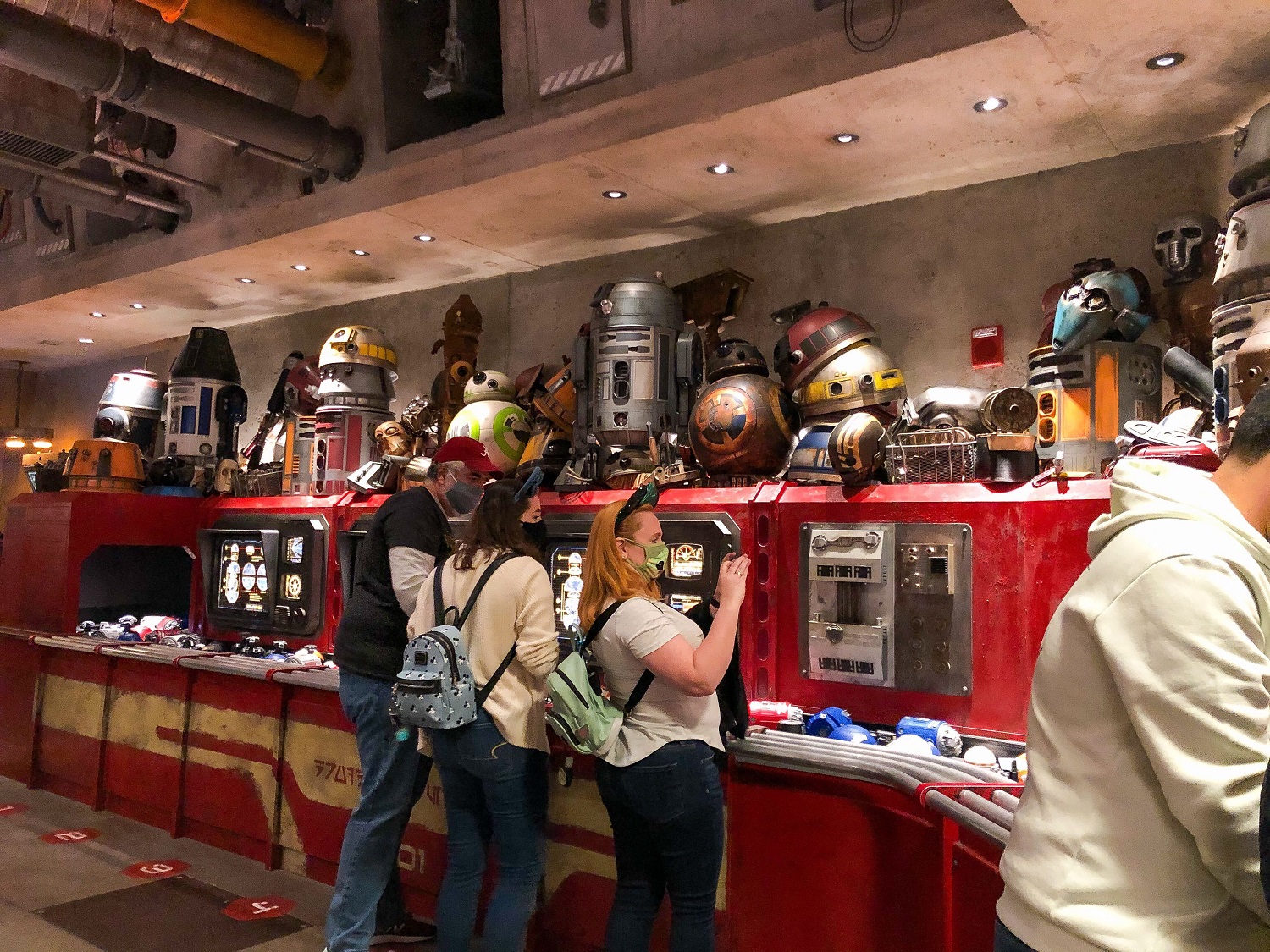 Can You Ship Your Custom-Made Droid Back Home? | TouringPlans.com Blog