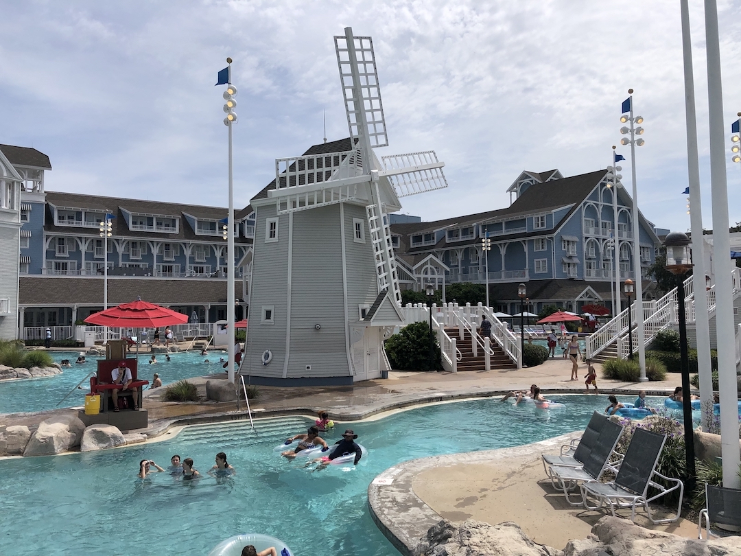 25 Drinks of Christmas – Day 8: CATEGORY 5 at Hurricane Hanna’s ...