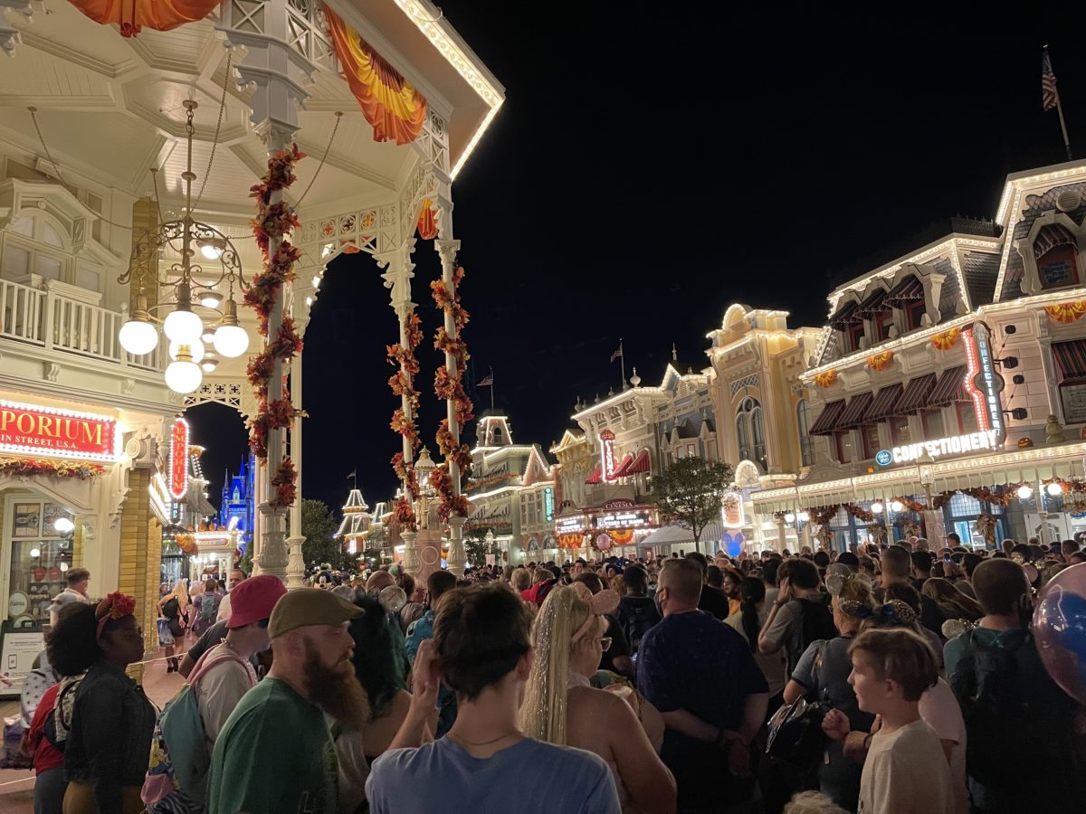 Crowds vs Crowd Levels: WDW’s 50th as an Example | TouringPlans.com Blog