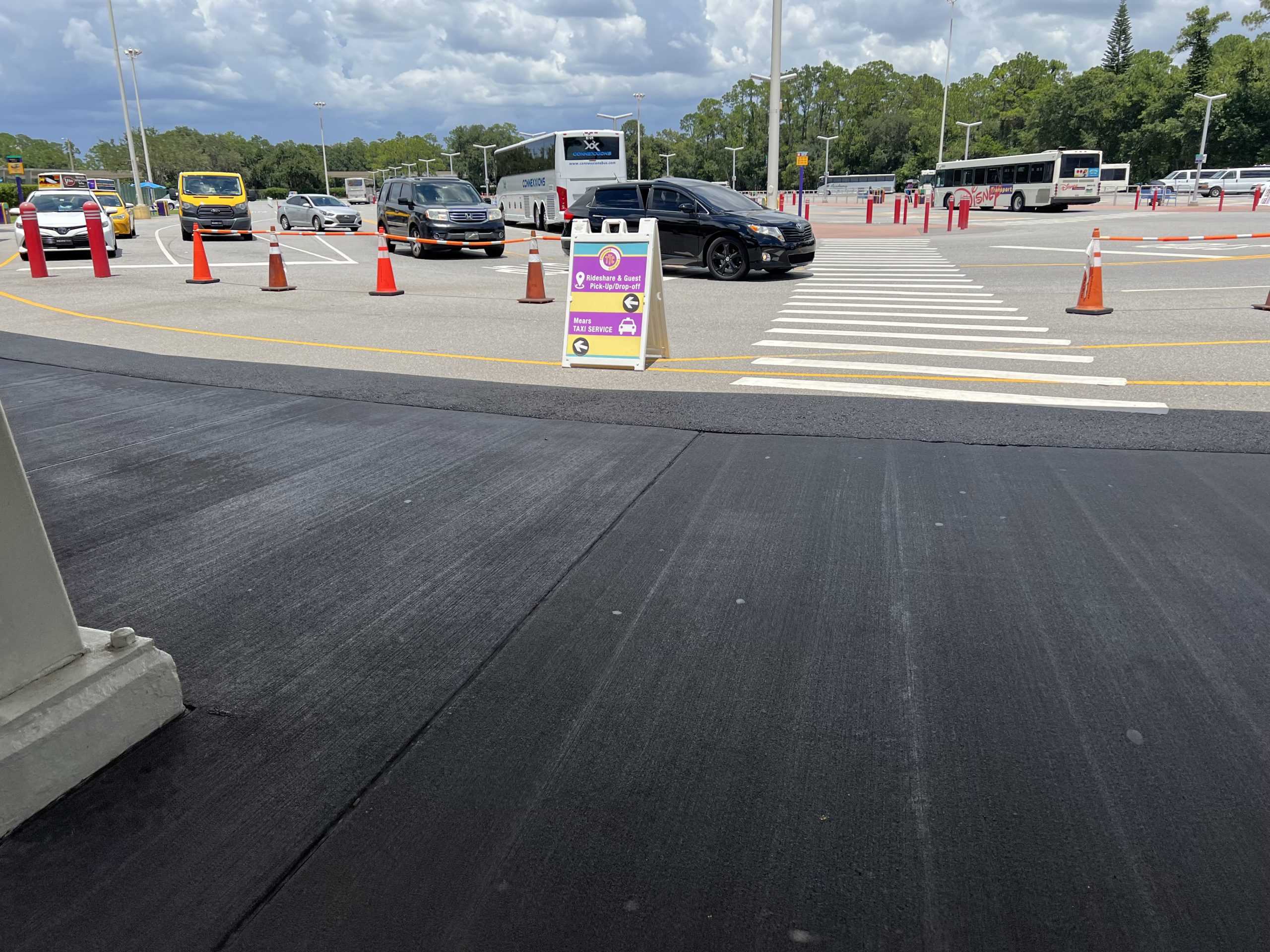 Where Can I Get an Uber, Lyft, or Minnie Van at Walt Disney World ...