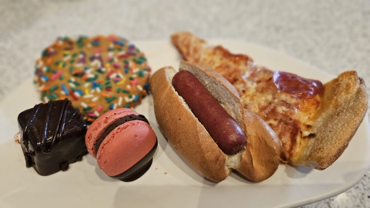 Getting to Know Universal – The Marvel Character Dinner at Islands of ...