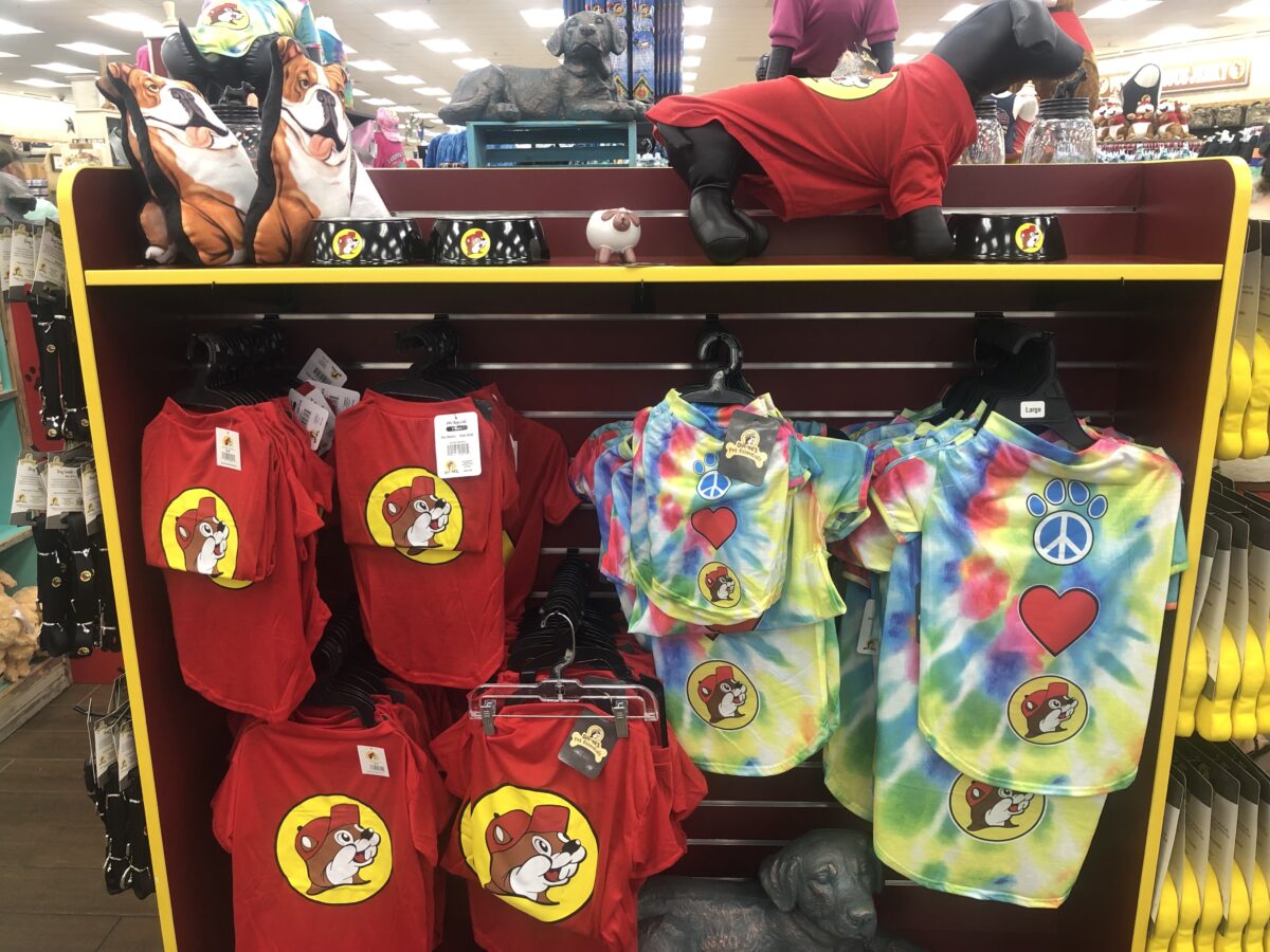 SATURDAY SIX Looks at BUC-EE’S: The Best Theme Park Gift Shop That’s Not In a Theme Park ...