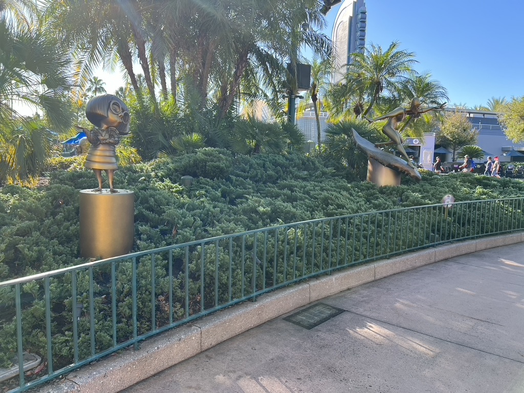 A Fun Find: Character Statues at Walt Disney World’s Theme Parks ...